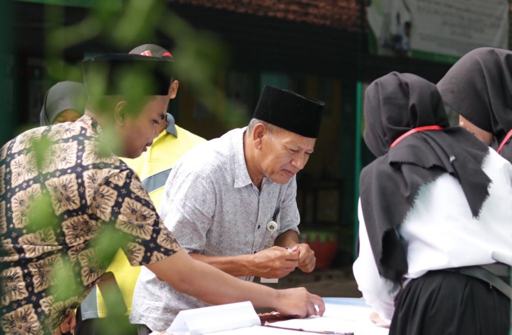 Suksesi Pemilihan Ketua OSIM Melalui E-Vote - MTsN 5 Tegal
